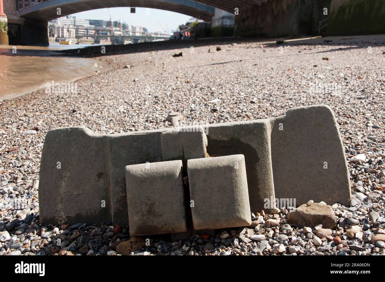 An old discarded Anchor and chain on the Thames riverbank in central ...