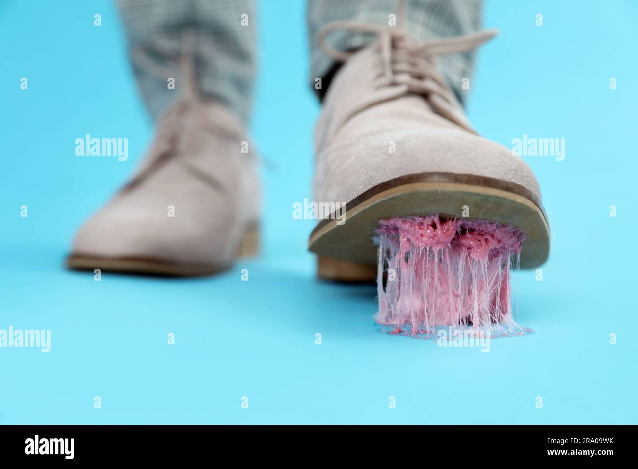 Man chewing gum not woman hi-res stock photography and images - Alamy
