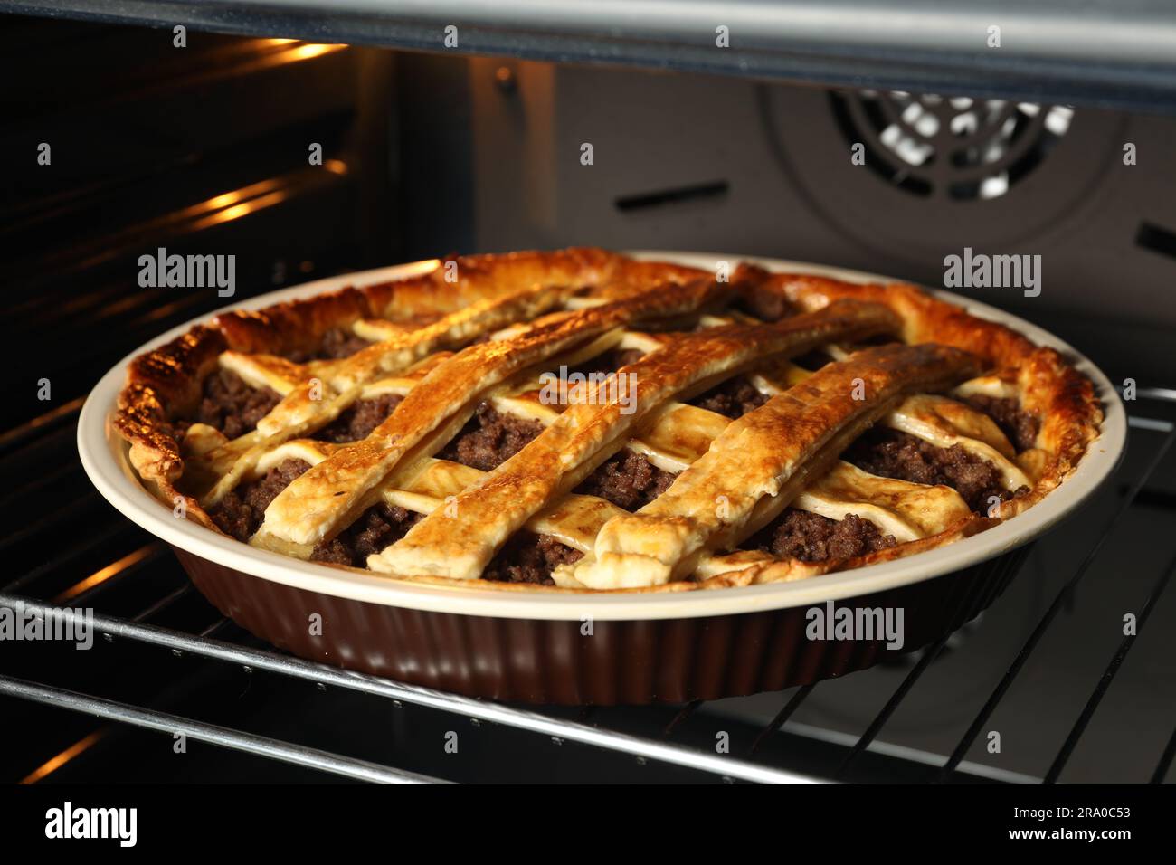 Meat pie in oven hi-res stock photography and images - Alamy
