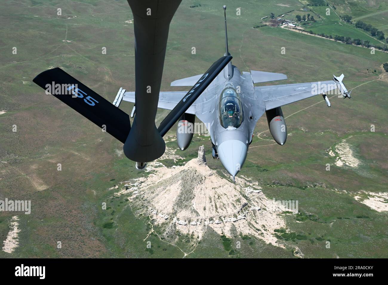 An F-16 from the 114th Fighter Wing with the South Dakota Air National ...