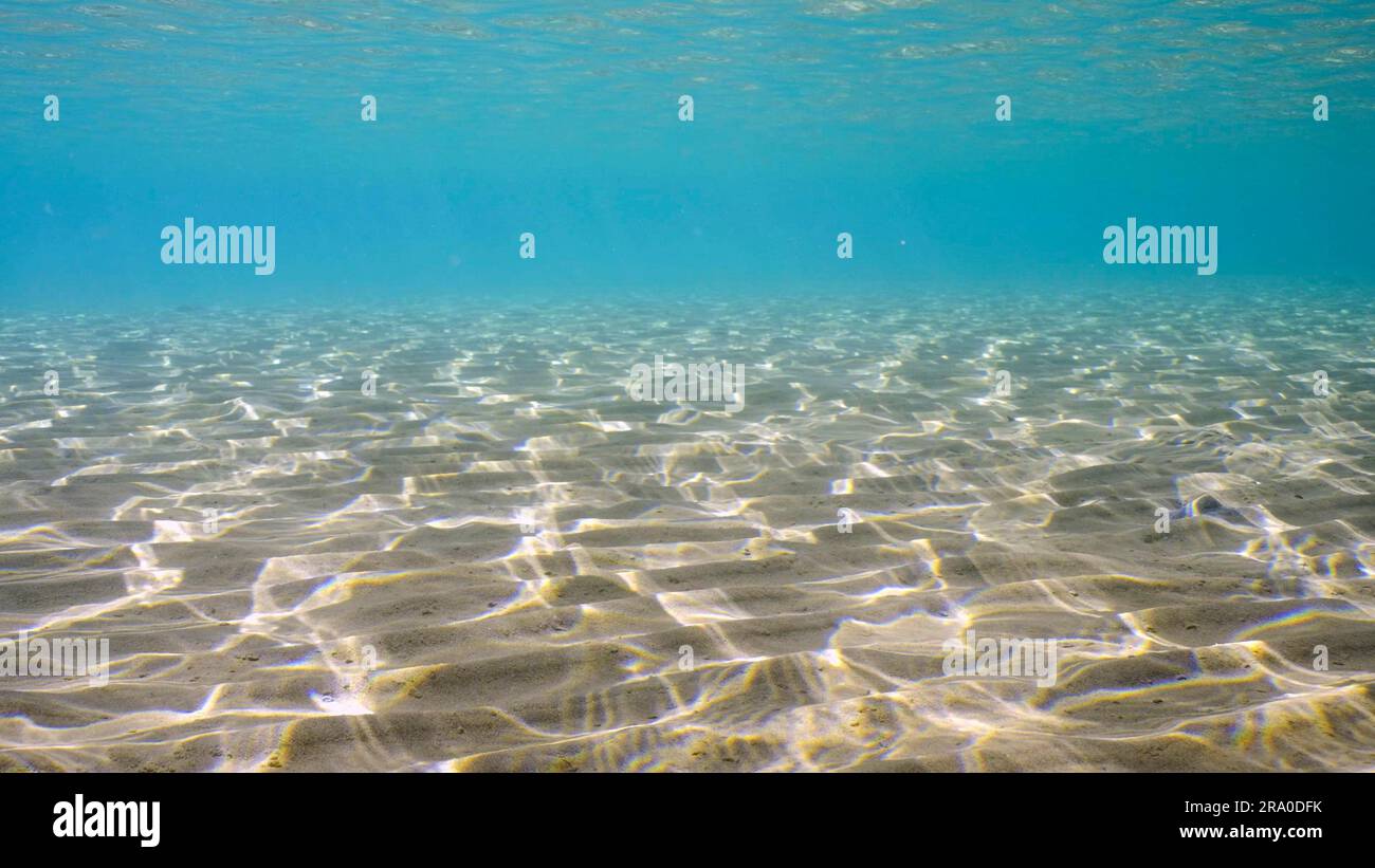 Sun glare on sandy seabed hi-res stock photography and images - Alamy