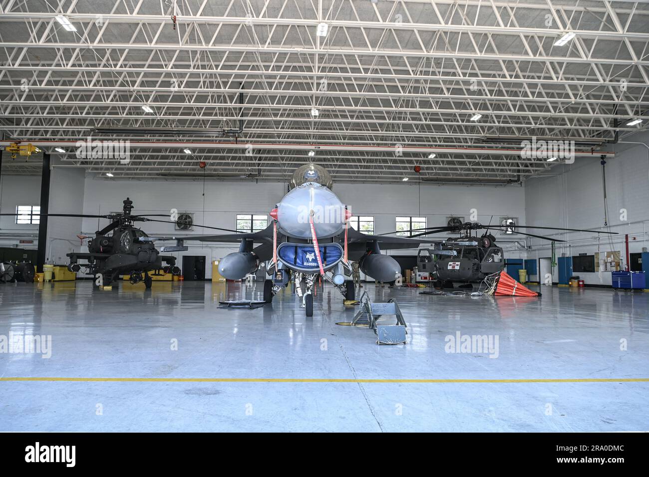 A U.S. Army Apache AH-64 Echo helicopter assigned to the 59th Aviation ...
