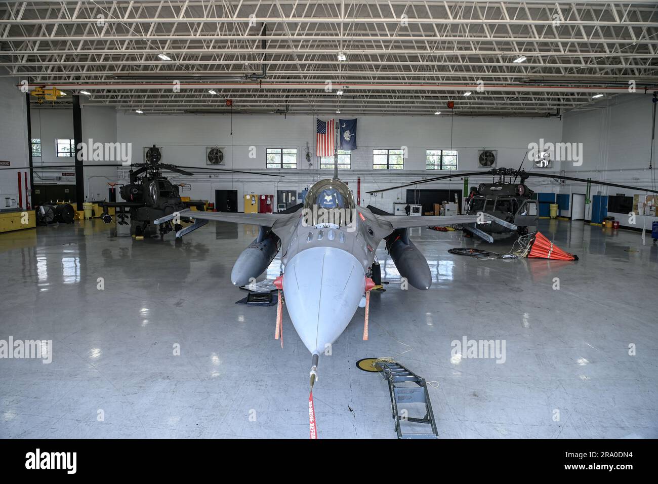 A U.S. Army Apache AH-64 Echo helicopter assigned to the 59th Aviation ...