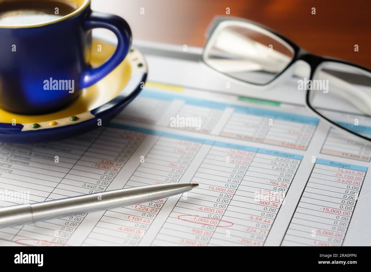 Accounting form with pen, in the businessman's office Stock Photo - Alamy