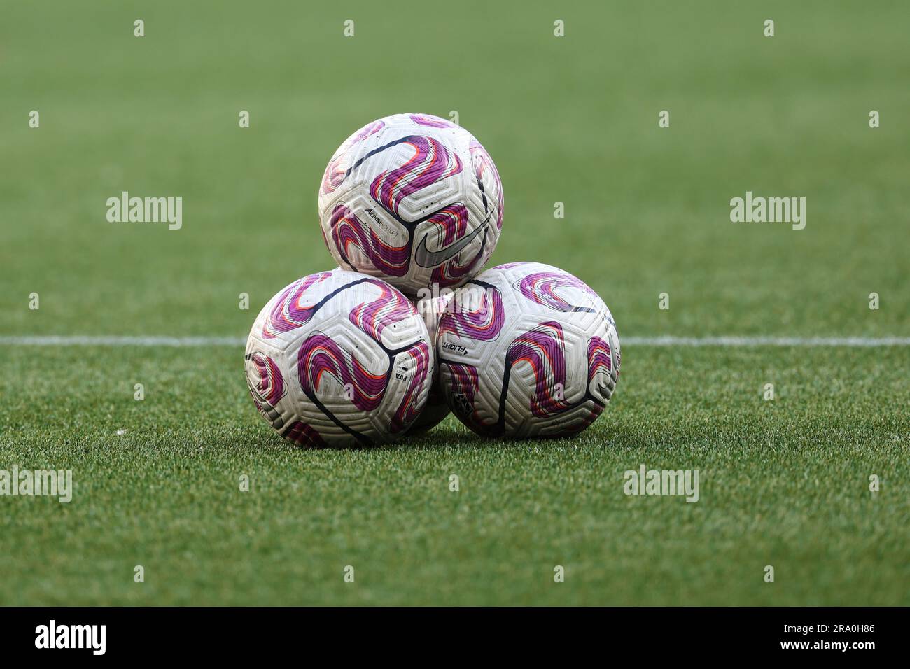 Nwsl soccer balls hi-res stock photography and images - Alamy