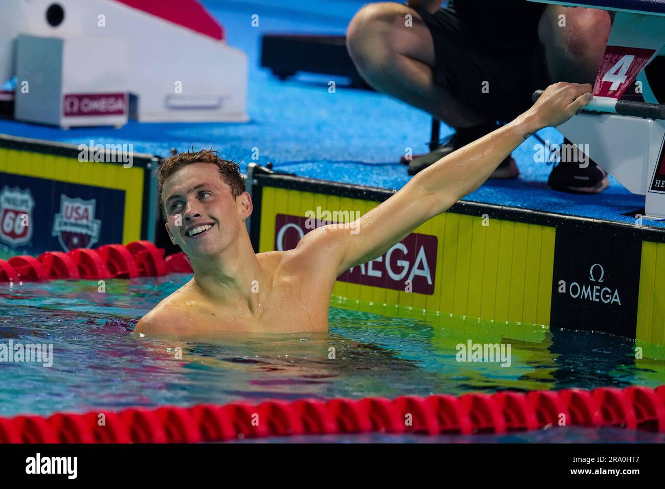 Carson Foster smiles after winning the men's 400-meter individual ...