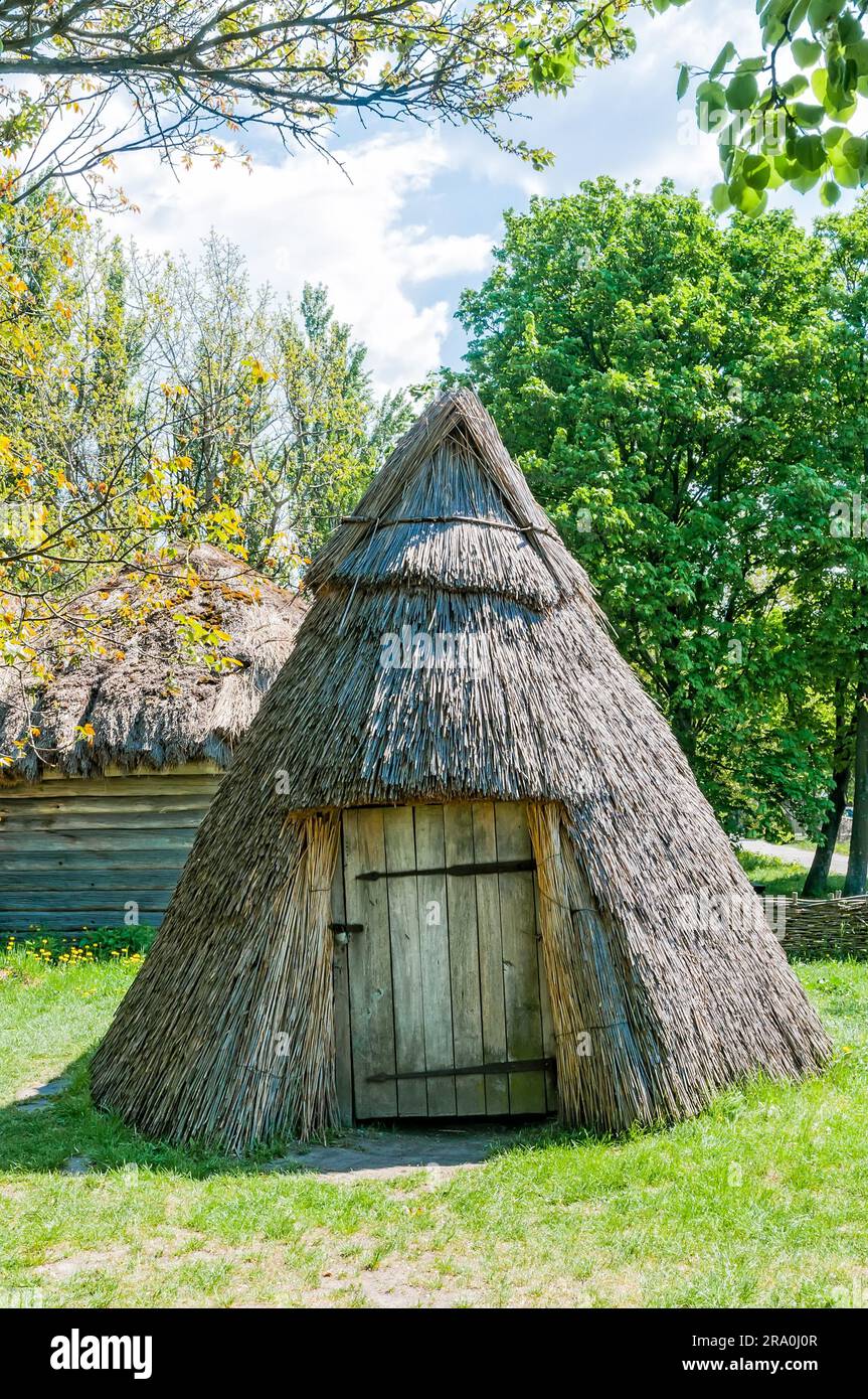 A typical ukrainian antique hut, in Pirogovo near Kiev Stock Photo - Alamy