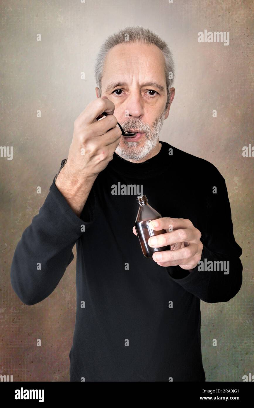 Angry old man hi-res stock photography and images - Alamy