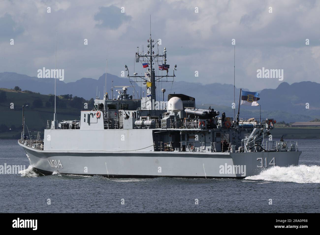 EML Sakala (M314), a Sandown-class minehunter operated by the Estonian ...
