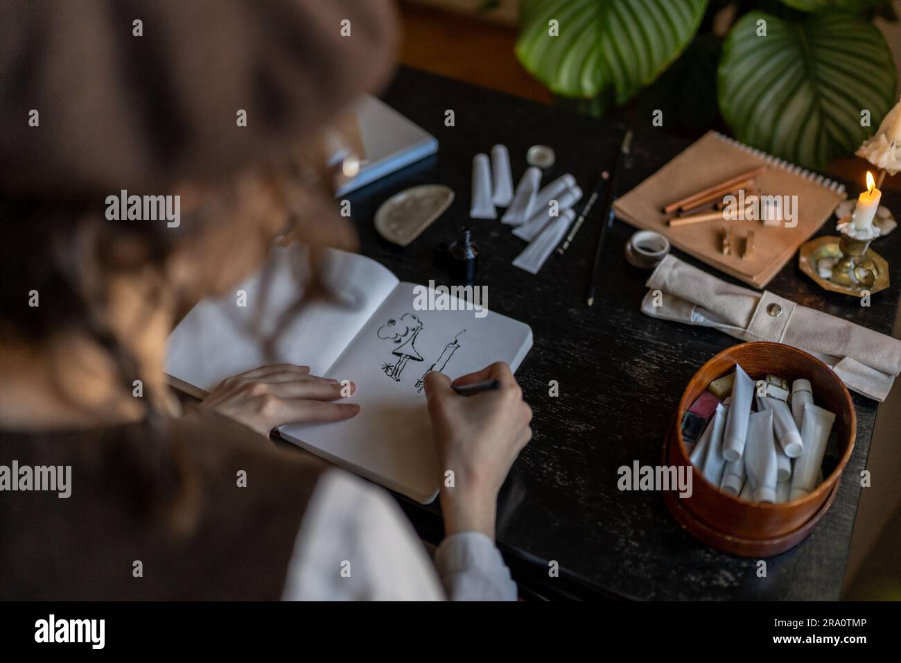 Black female artist hi-res stock photography and images - Alamy