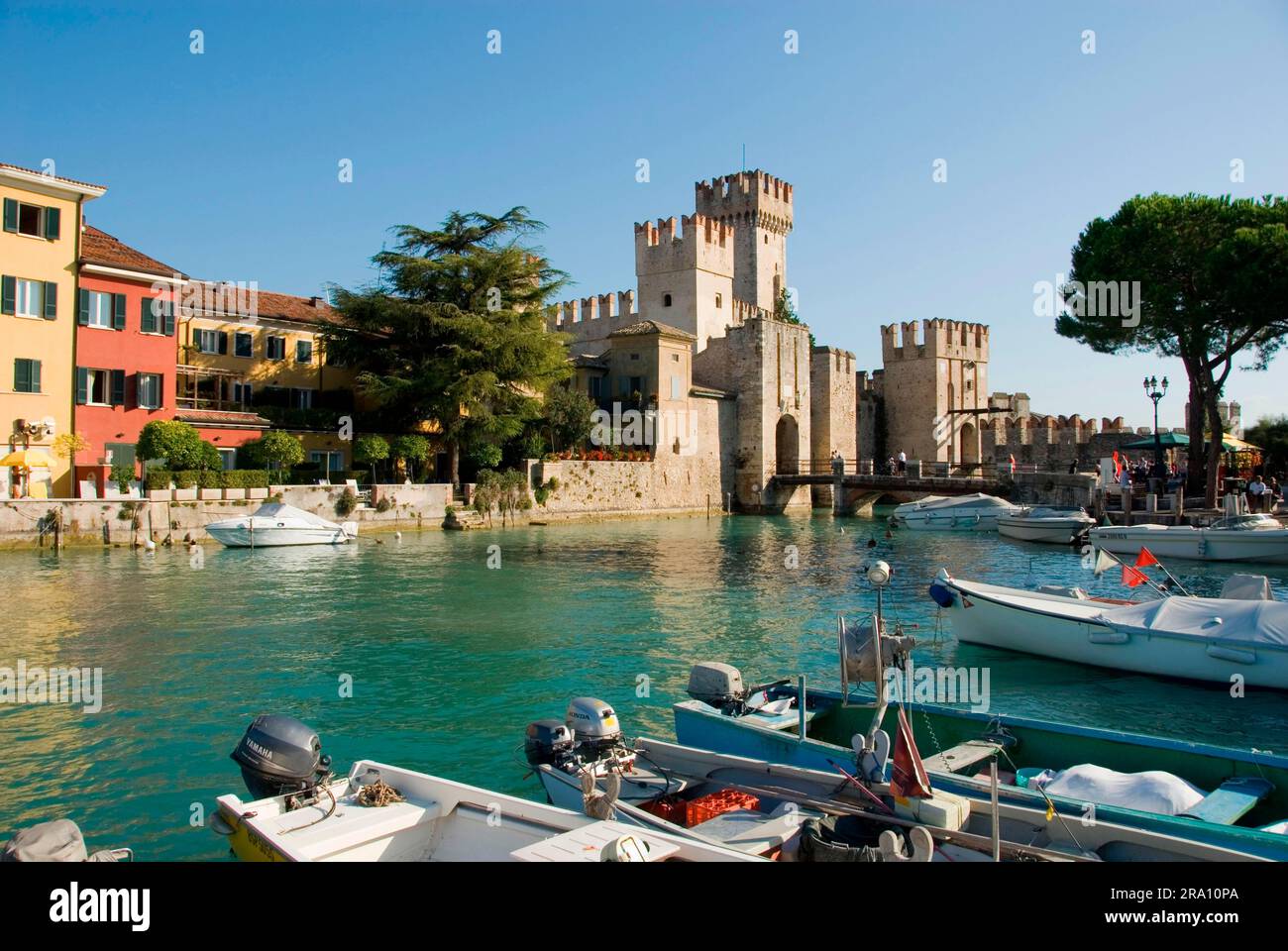 Sirmione fortress hi-res stock photography and images - Alamy
