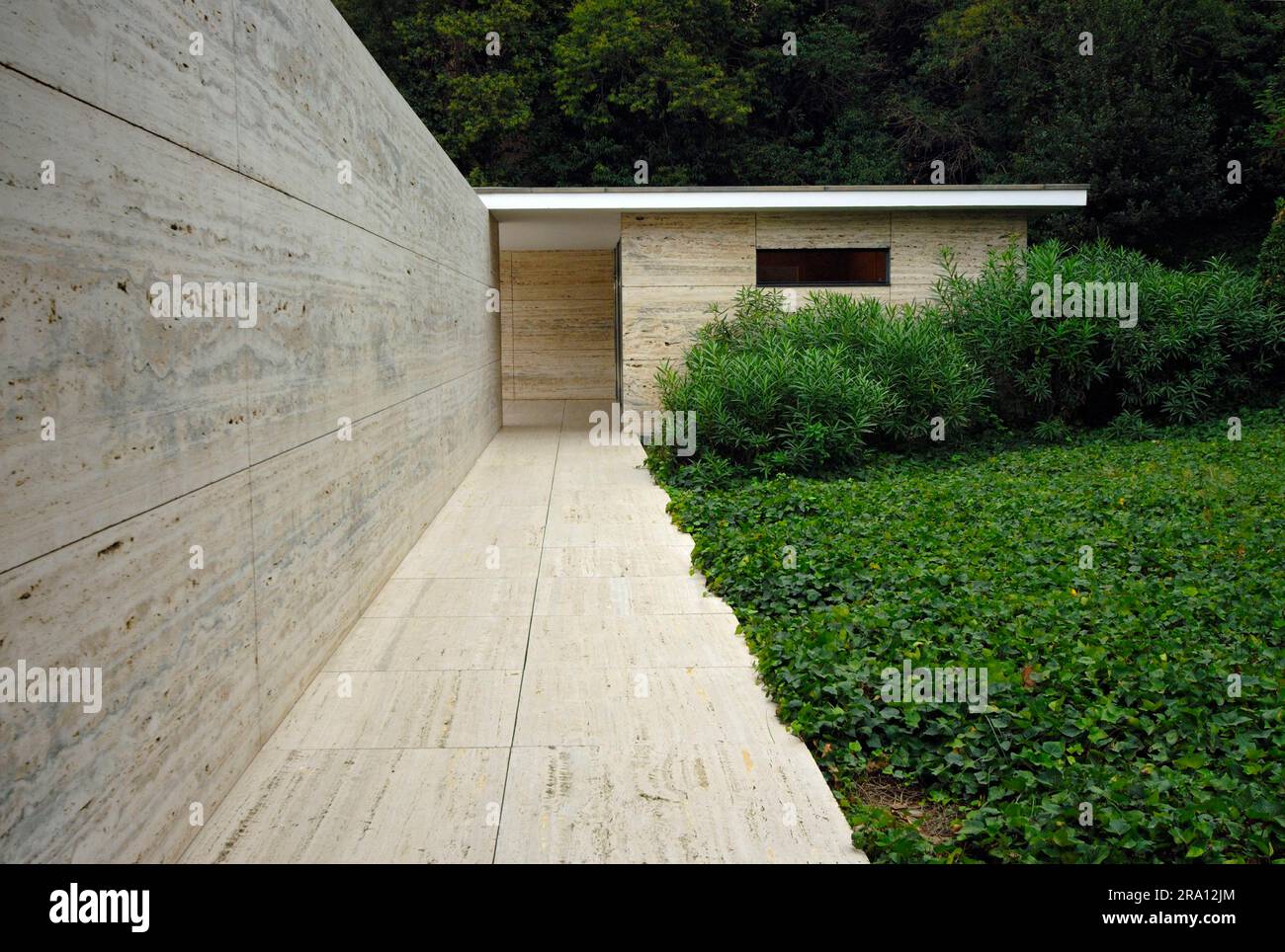Barcelona Pavilion, architect Mies van der Rohe, Barcelona, Catalonia ...