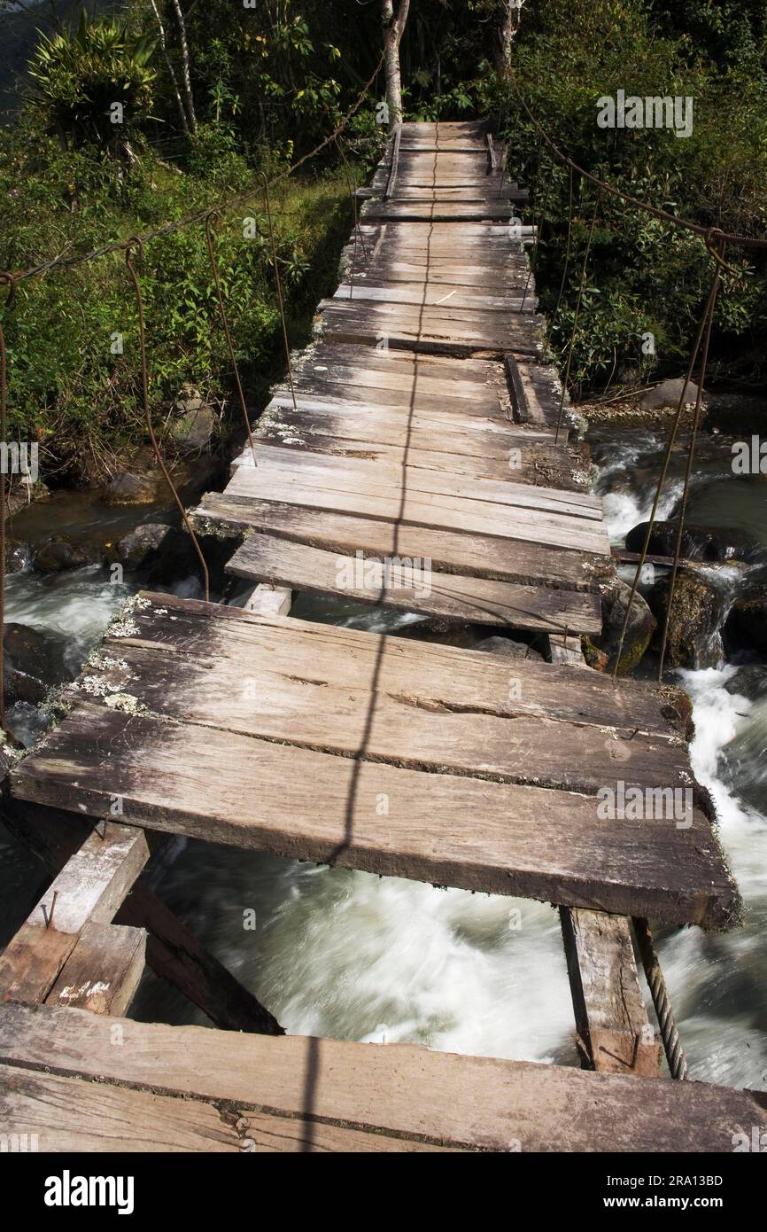 Ecuadorian bridge hi-res stock photography and images - Alamy