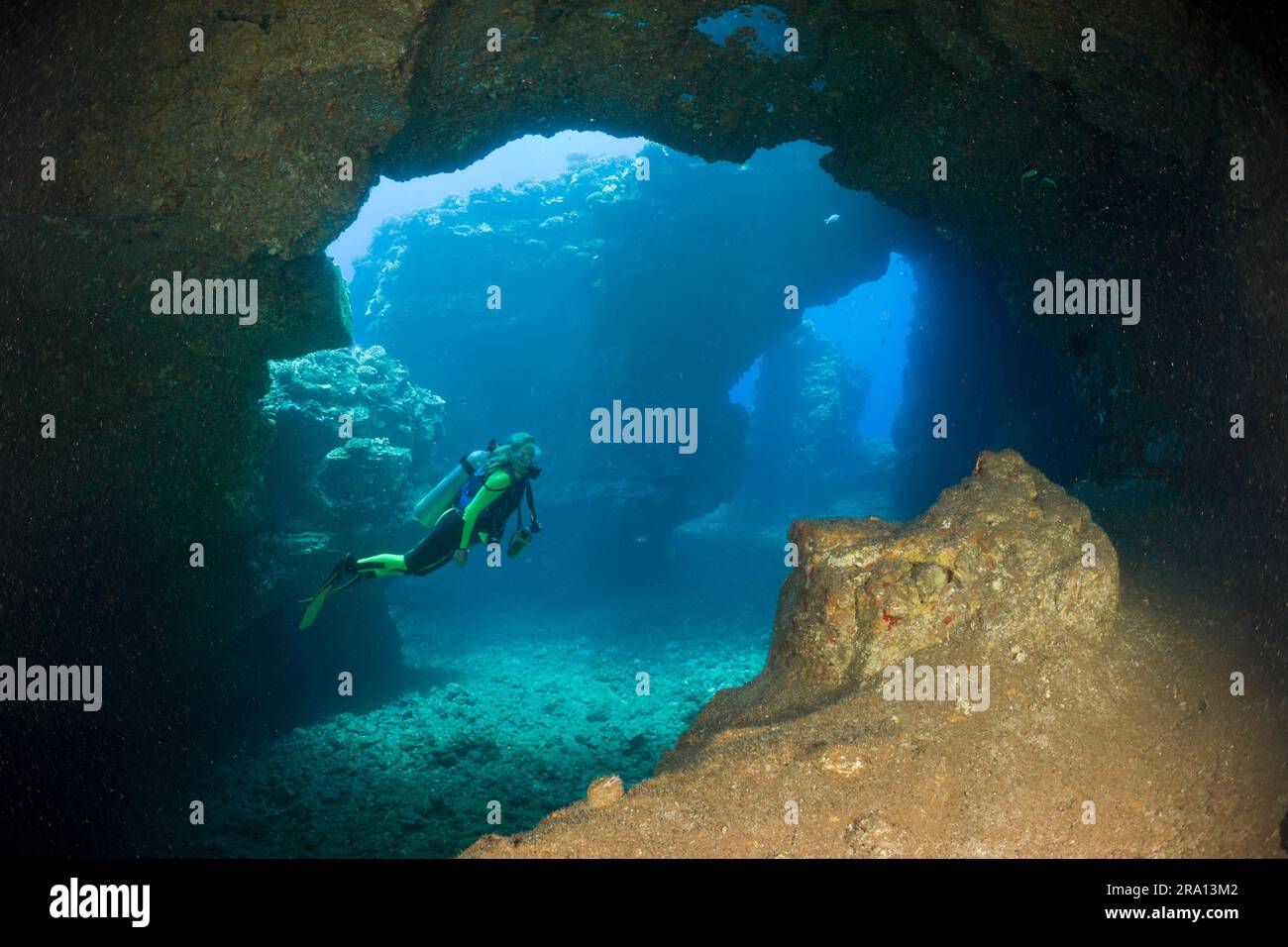 Underwater Cave Maui Exploring The Hana Lava Tube Caves (With Mile