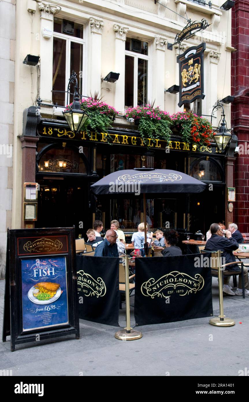 The argyll arms pub hi-res stock photography and images - Alamy