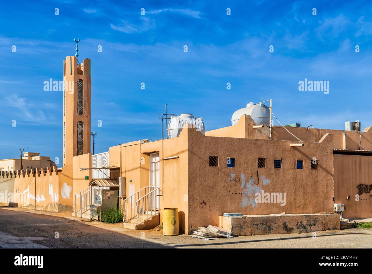 Straw and mud mosque hi-res stock photography and images - Alamy