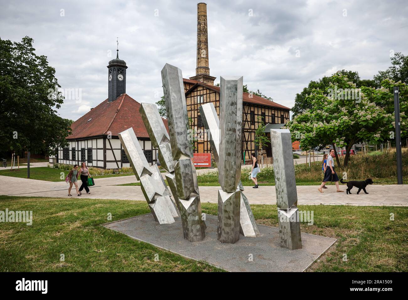 29 June 2023, Saxony-Anhalt, Halle (Saale): Crystal columns are new at ...
