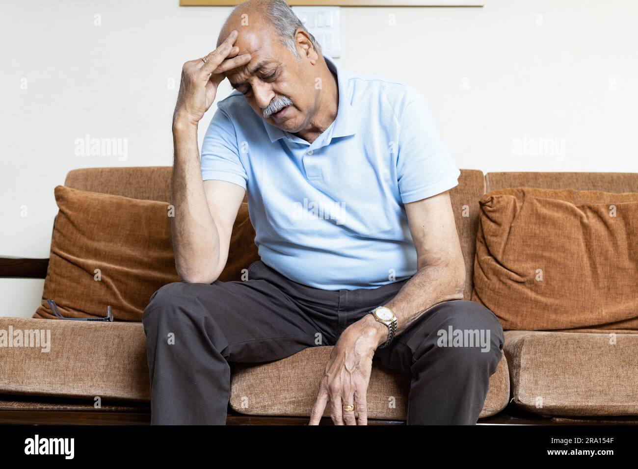 Asian senior man having neck pain, cervical spine sickness. old people ...
