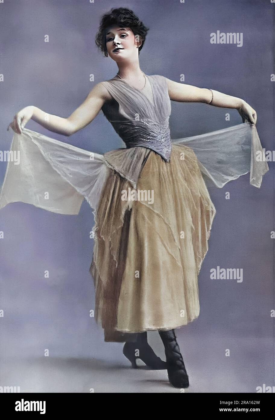 Actrss Billie Carleton as an early flapper on British stage Stock Photo ...