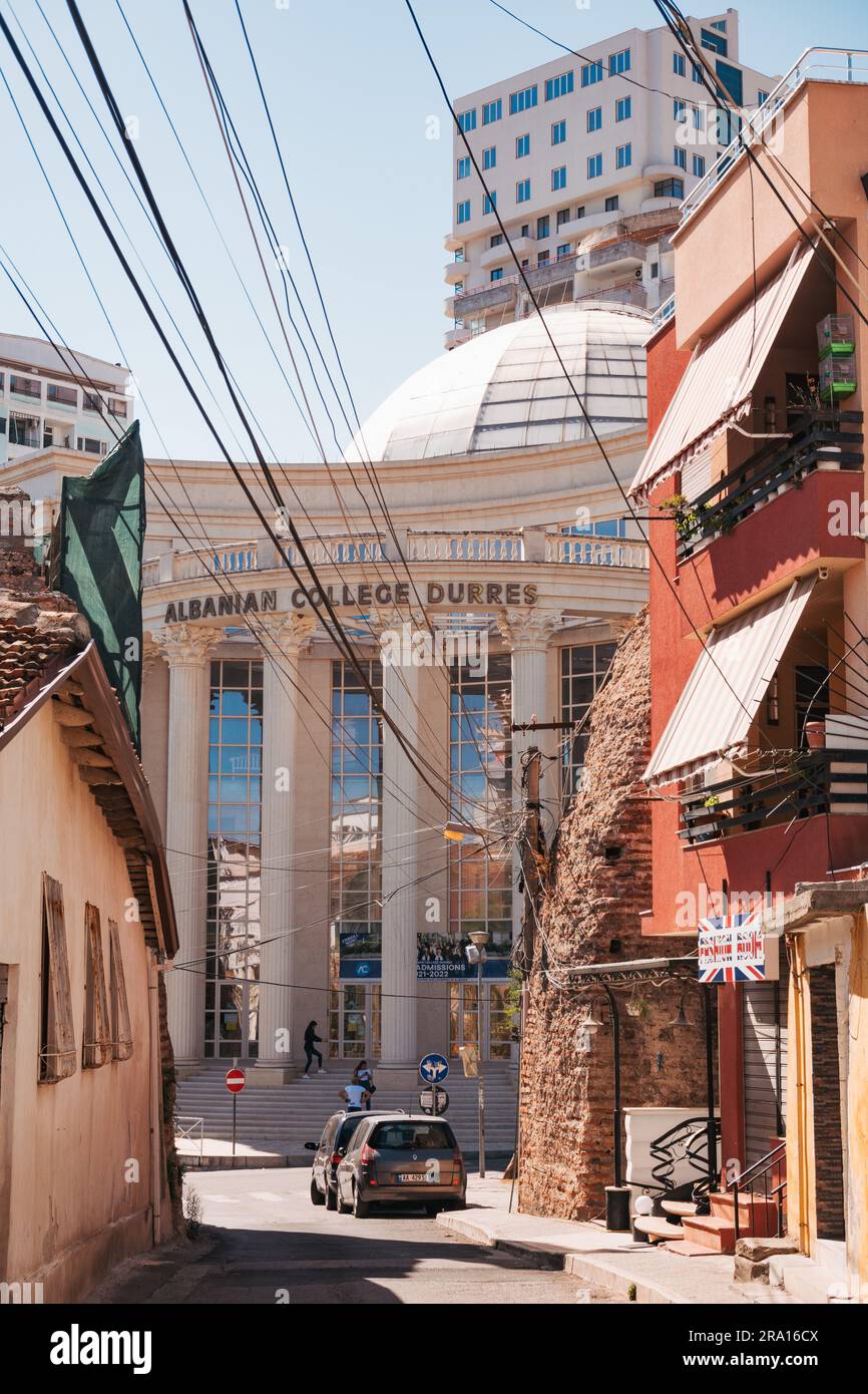 Regal buildings hi-res stock photography and images - Alamy