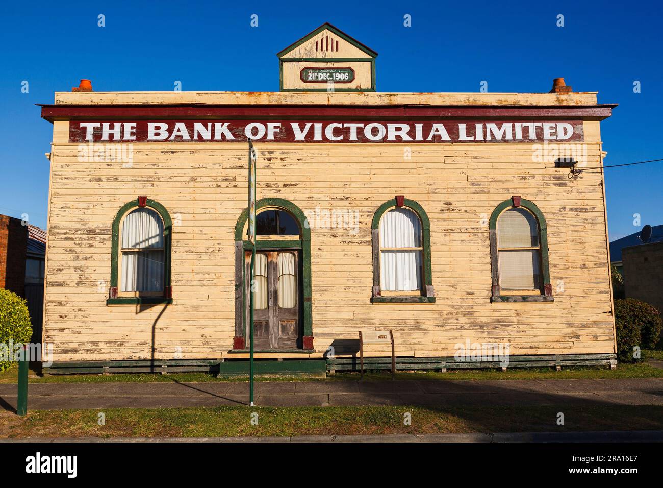 Front of historic weatherboard of The Bank of Victoria Stock Photo - Alamy