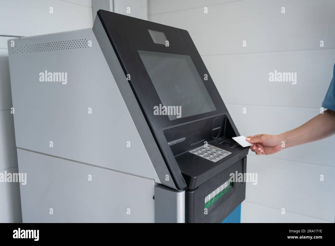 Close-up of woman's hands using ATM with contactless nfs access Stock ...