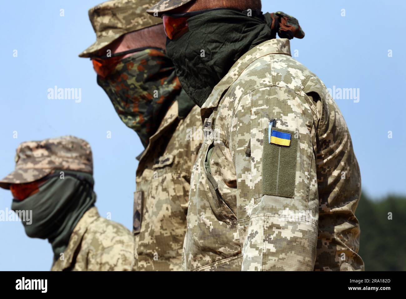 Masked soldiers hi-res stock photography and images - Alamy