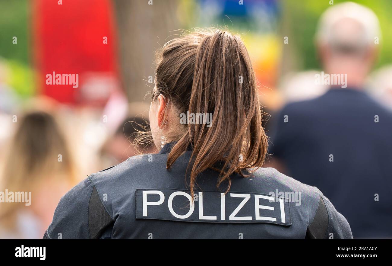 Rottweil, Germany. 29th June, 2023. A police officer stands at the ...