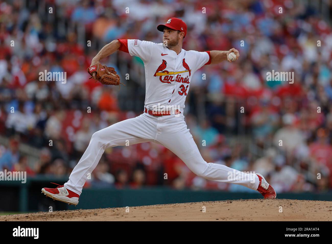 St. Louis, MO. USA; St. Louis Cardinals starting pitcher Steven Matz ...