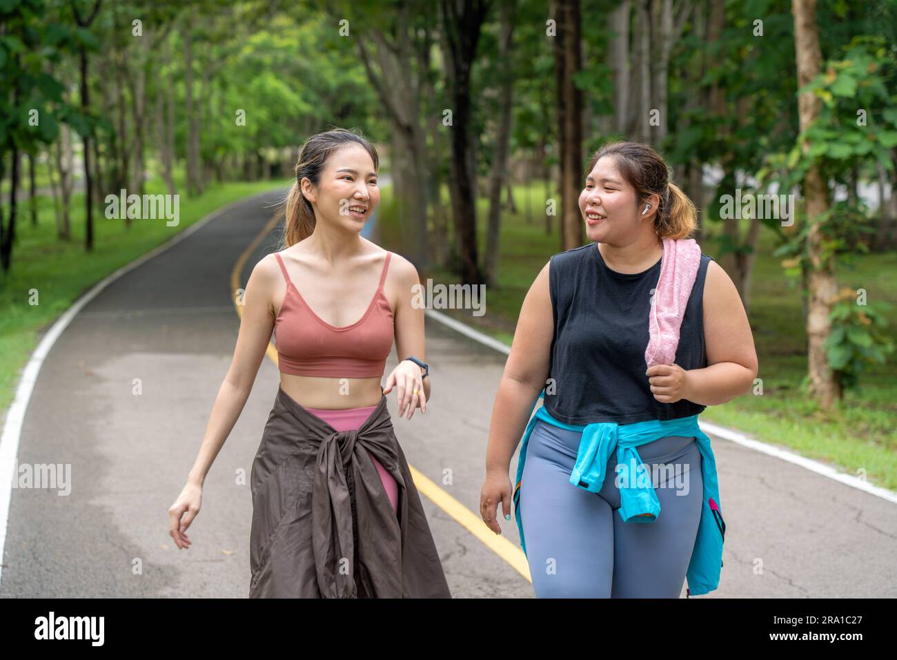 Skinny asian girl hi-res stock photography and images - Alamy