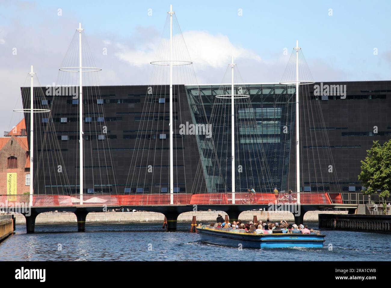 Kopenhagen, Denmark. 28th June, 2023. A tourist boat approaches the ...