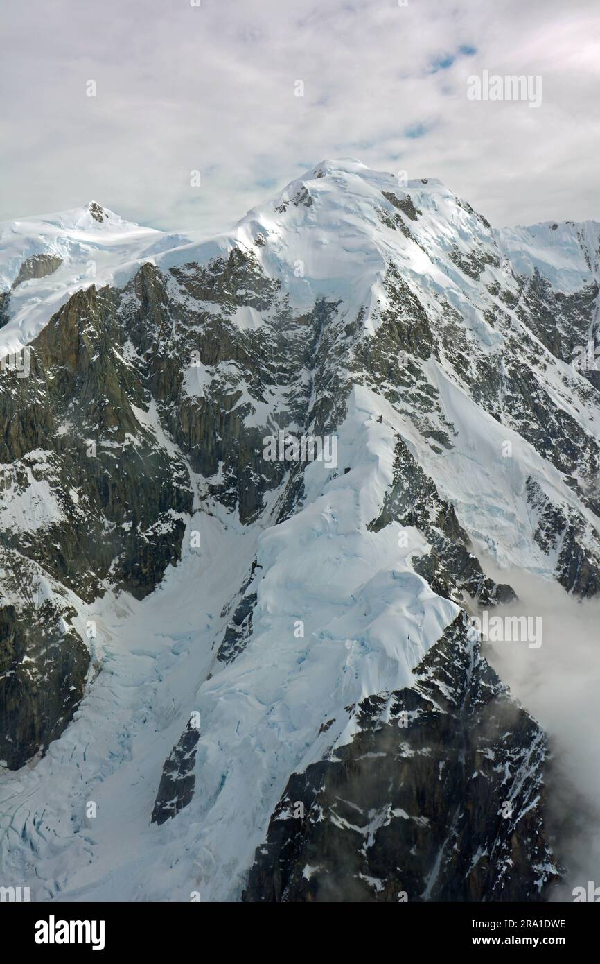 spectacular view of mount denali from a flightseeing tour out of ...