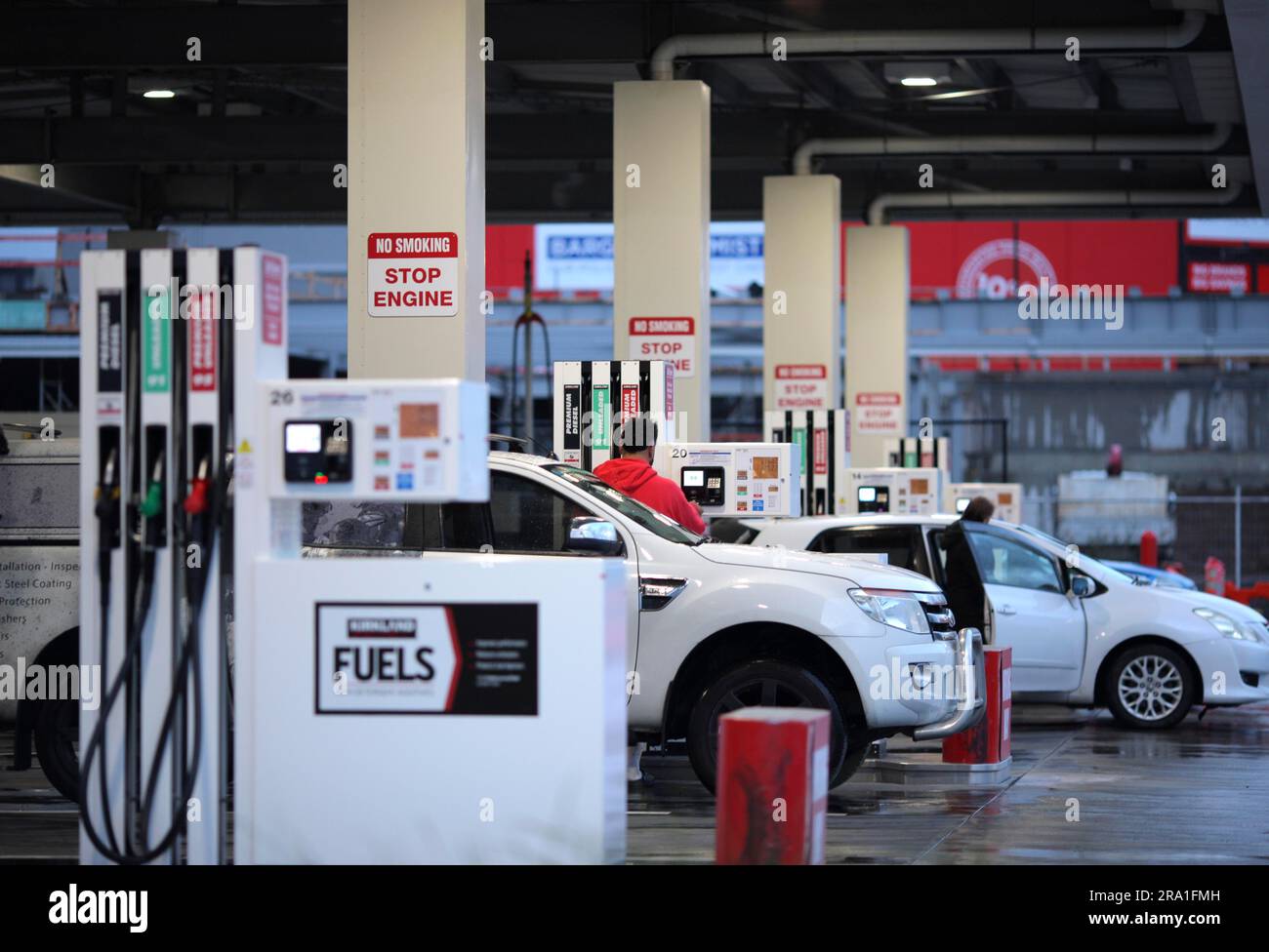 Fill up stations hi-res stock photography and images - Alamy