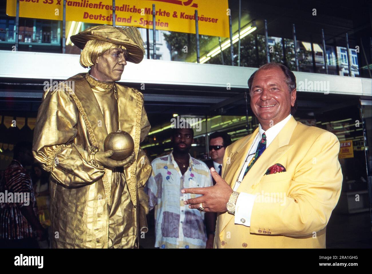 Werner Metzen, deutscher Unternehmer, mit goldenem Pantomimen ...