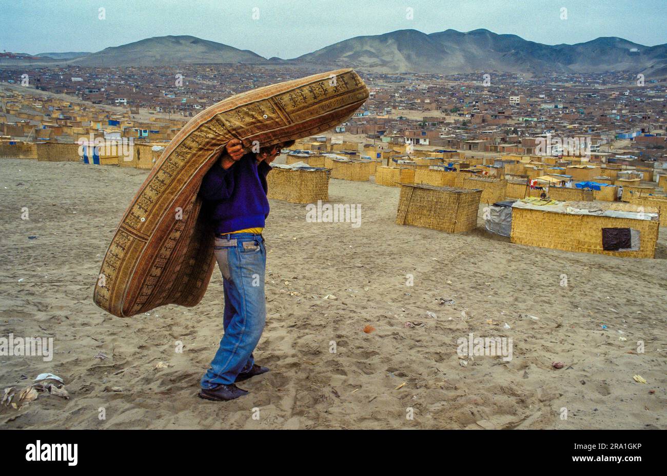 Poverty hut bed hi-res stock photography and images - Alamy