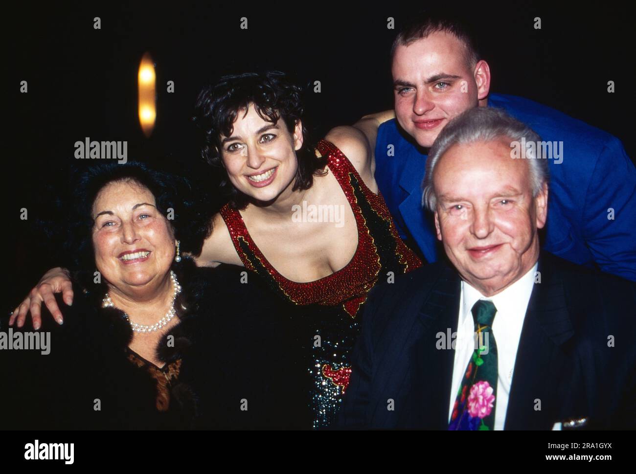 Isabel Varell, deutsche Schauspielerin und Fernsehmoderatorin, mit ...