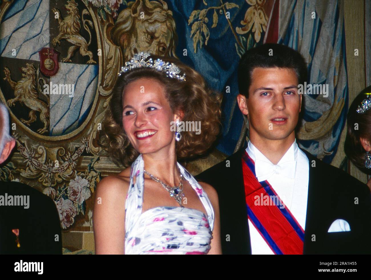 Erbprinz Alois von und zu Liechtenstein, Graf zu Rietberg, mit seiner Braut Sophie Herzogin in ...