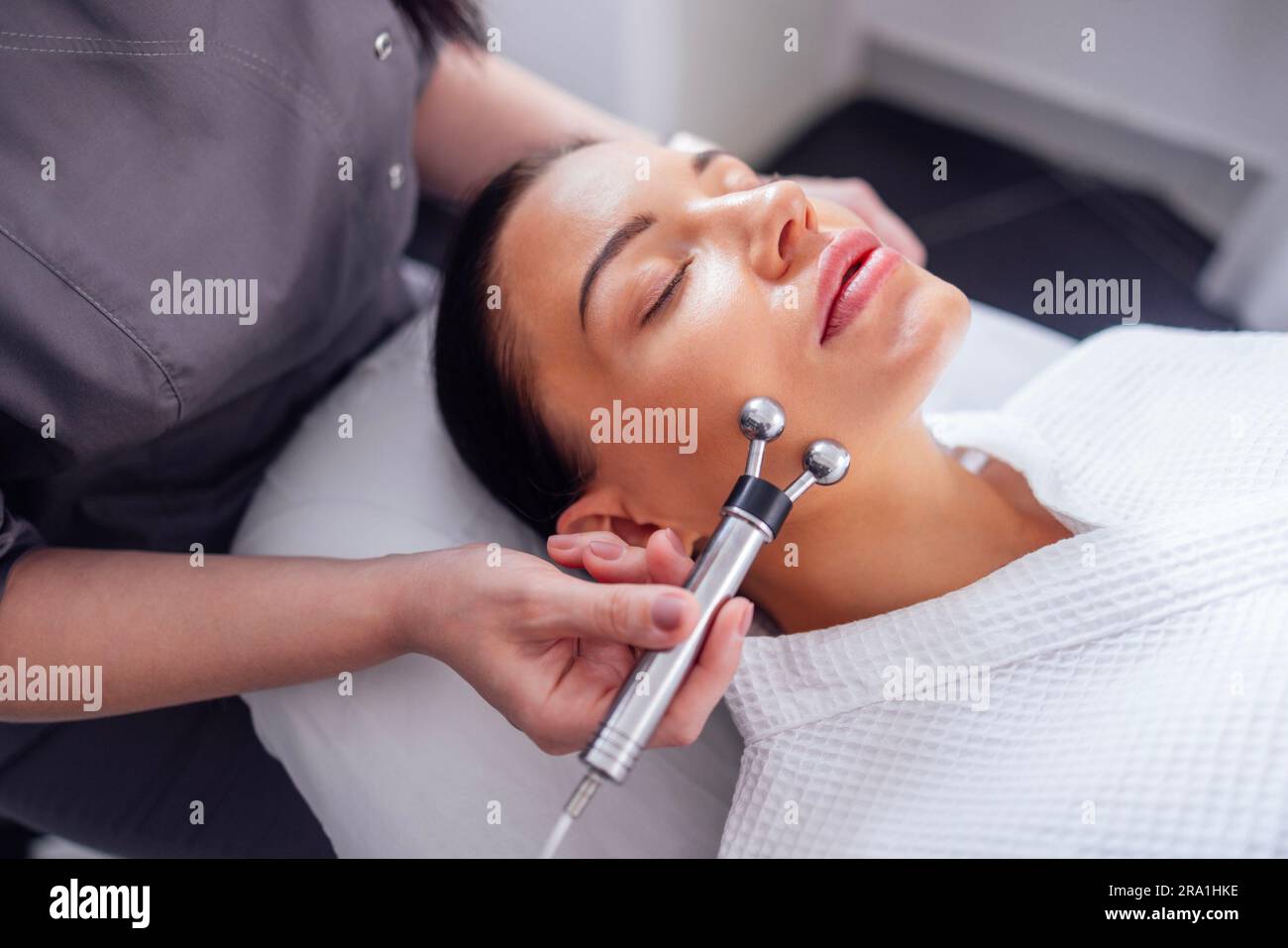Facial micro current procedure hi-res stock photography and images - Alamy