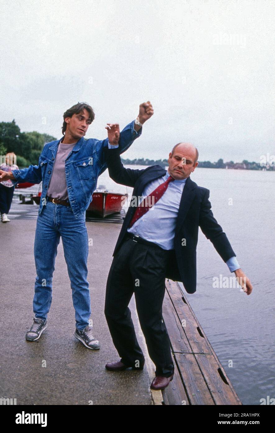 Klaus Löwitsch, österreichisch deutscher Schauspieler (rechts) und ...