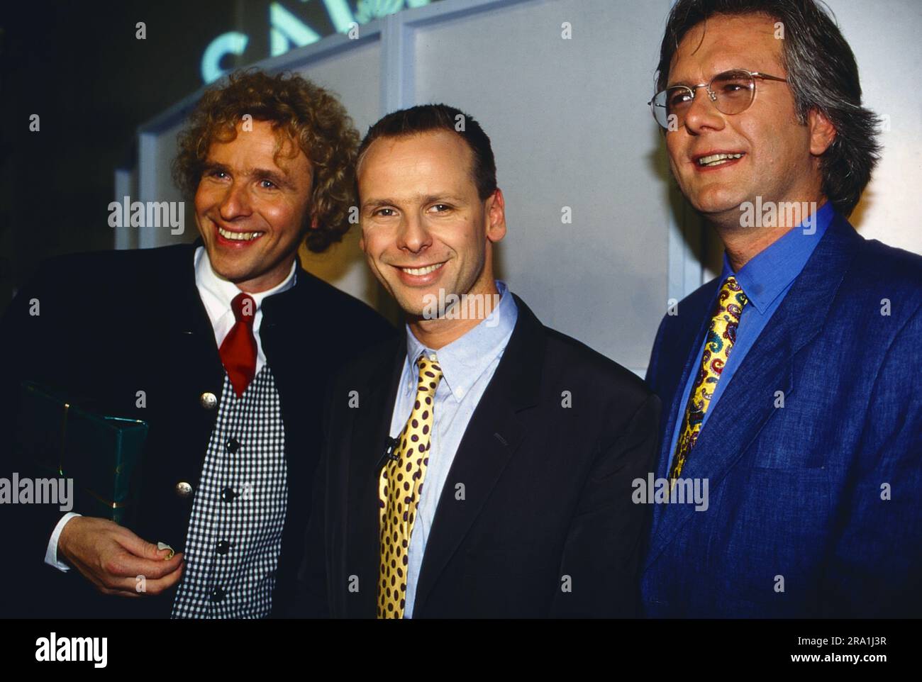 Fred Kogel, Programmgeschäftsführer beim Fernsehsender Sat1, holt die ...