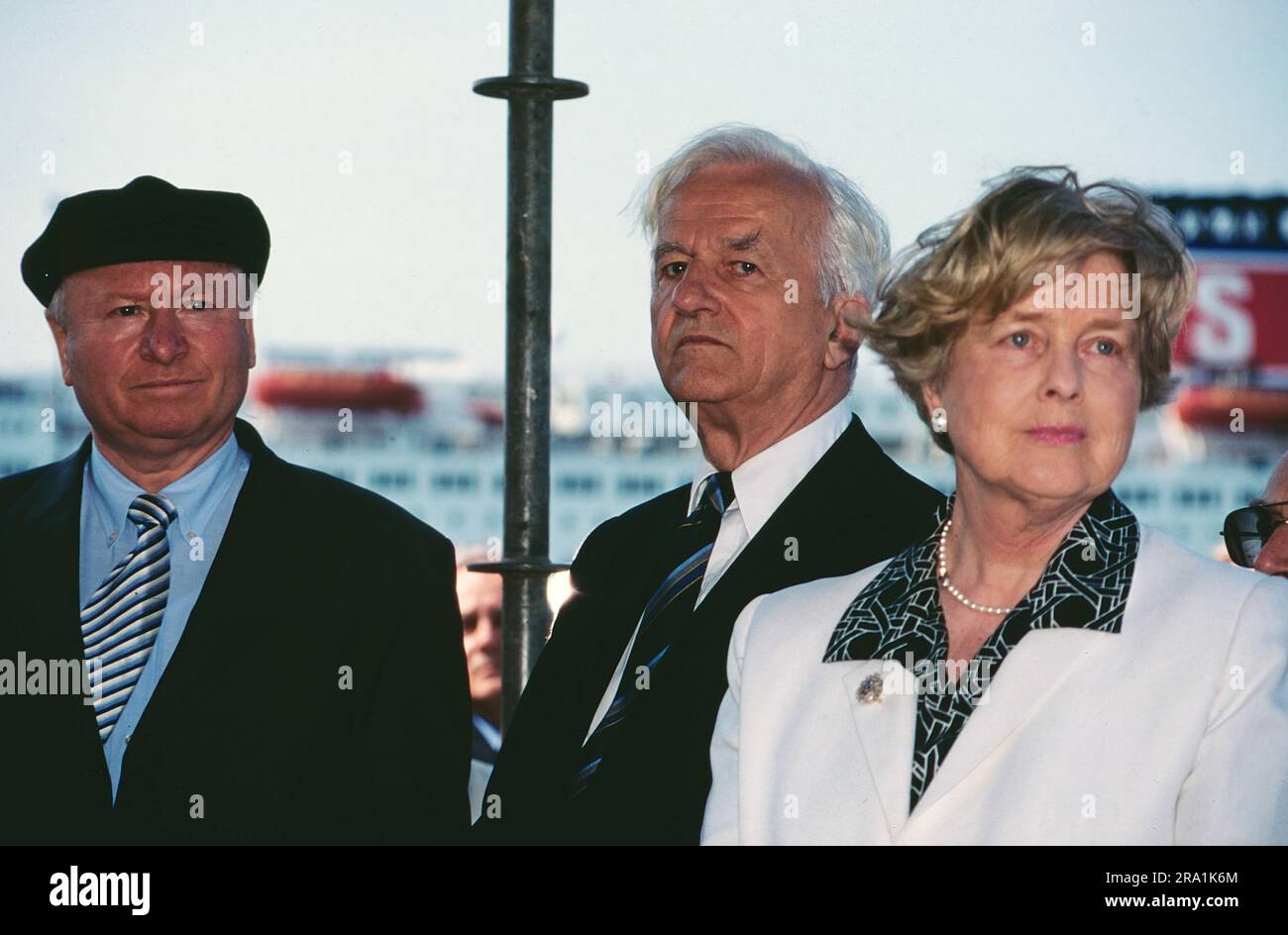 Reeder Peter Deilmann mit Bundespräsident Richard von Weizsäcker und ...