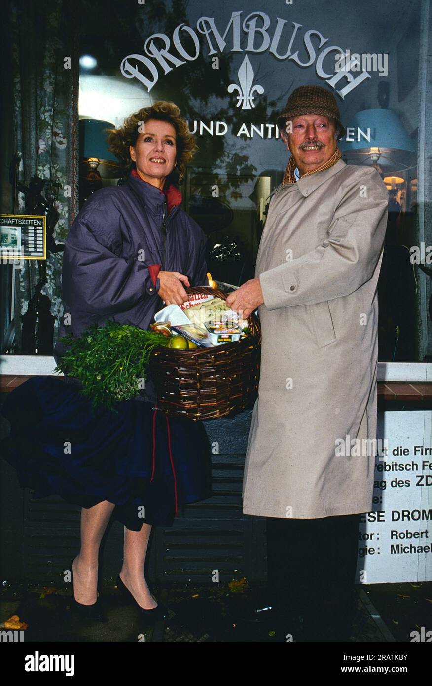 Schauspielerin Witta Pohl mit Filmproduzent Gyula Trebitsch, der die ...