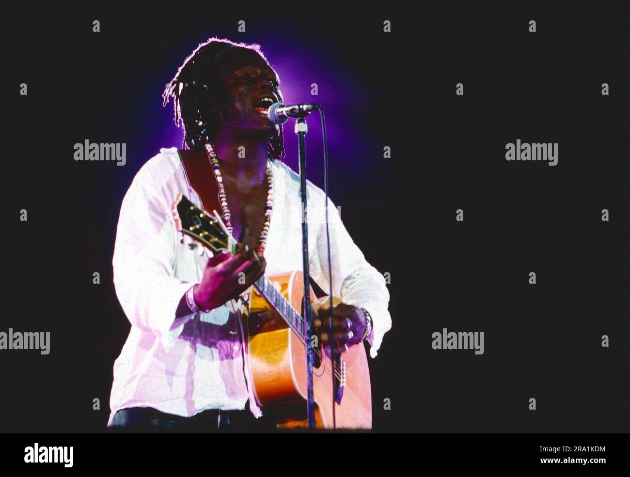 Seal singer 1995 hi-res stock photography and images - Alamy