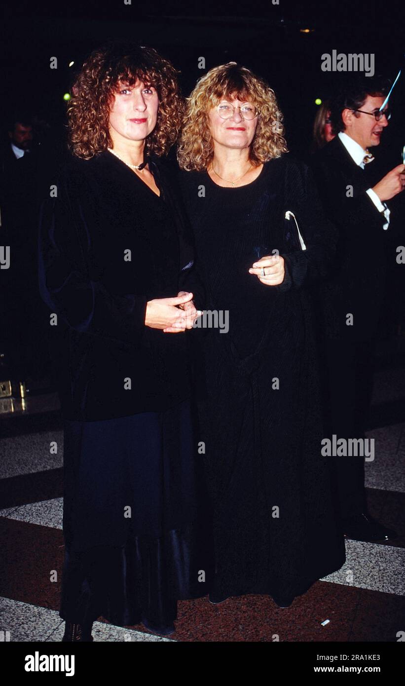 Fotografin Bettina Flitner mit Lebenspartnerin Alice Schwarzer, bei ...