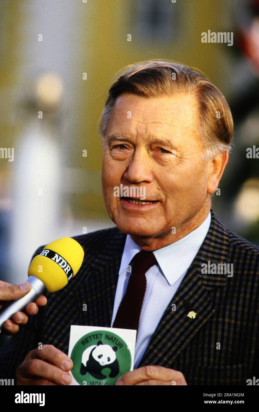 Kurt Lotz, Vorsitzender des World Wildlife Fund for Natur (WWF) in ...