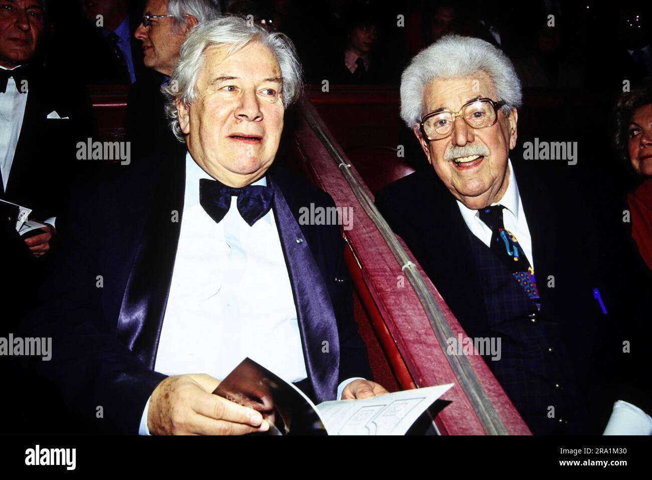 Sir Peter Ustinov, britischer Schauspieler, mit Volksschauspieler Willy ...