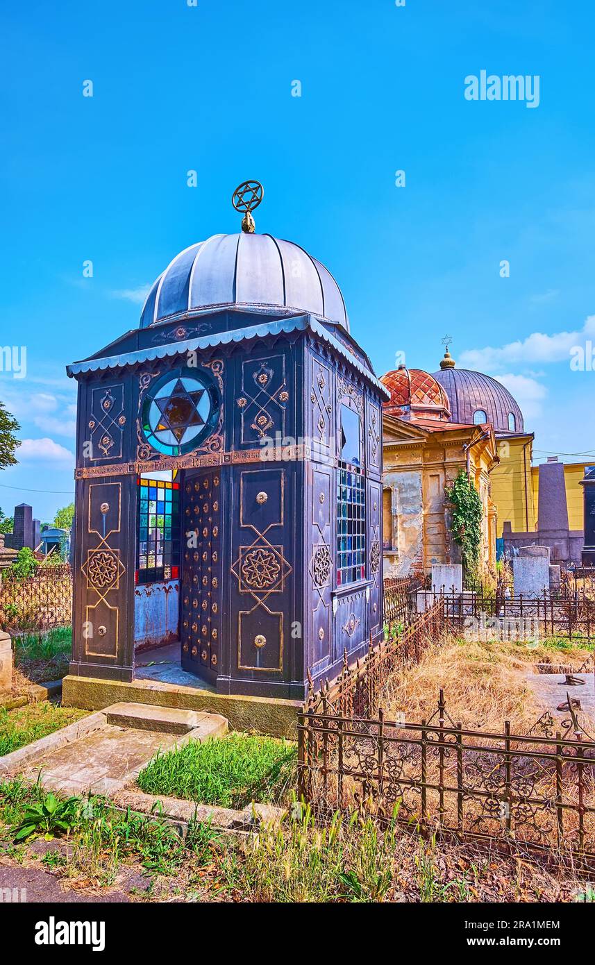 Burial crypts hi-res stock photography and images - Alamy
