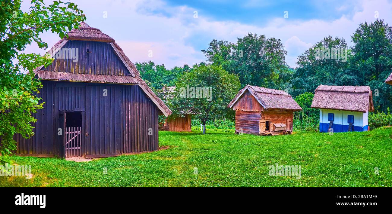 Panorama of the vintage Ukrainian farmstead in Chernivtsi scansen with ...