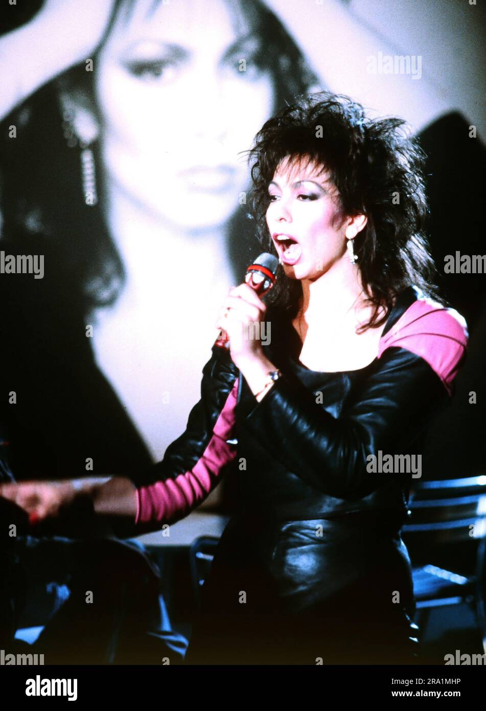 Jennifer Rush, amerikanische Rock und Pop Sängerin, bei einem Auftritt ...