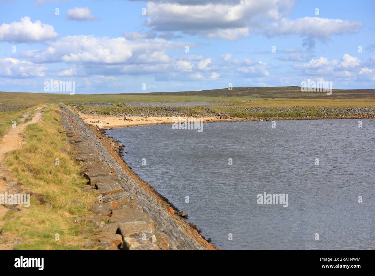 the beach at Gaddings dam on langfield common Stock Photo - Alamy